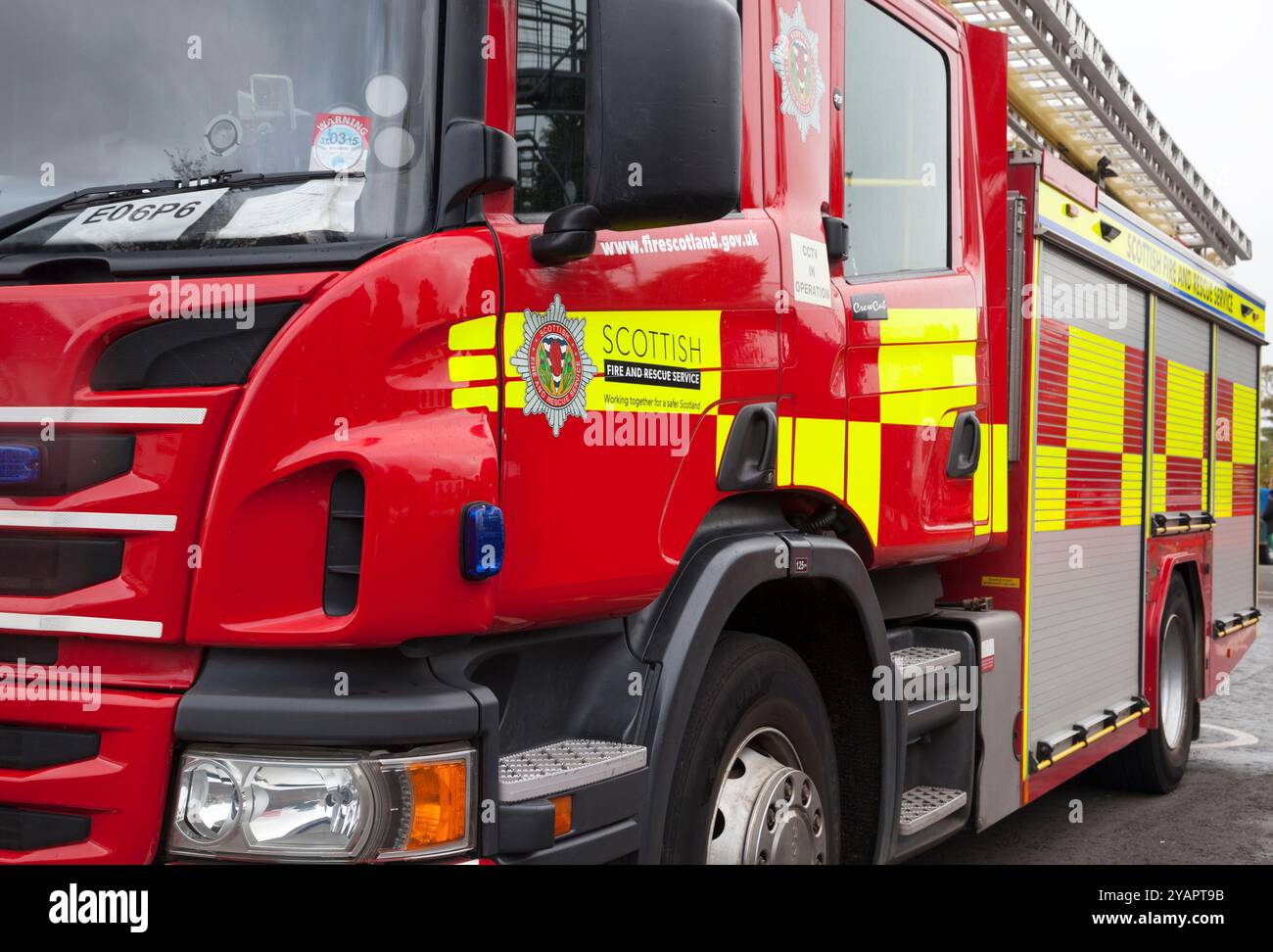Red fire engine hi-res stock photography and images - Alamy