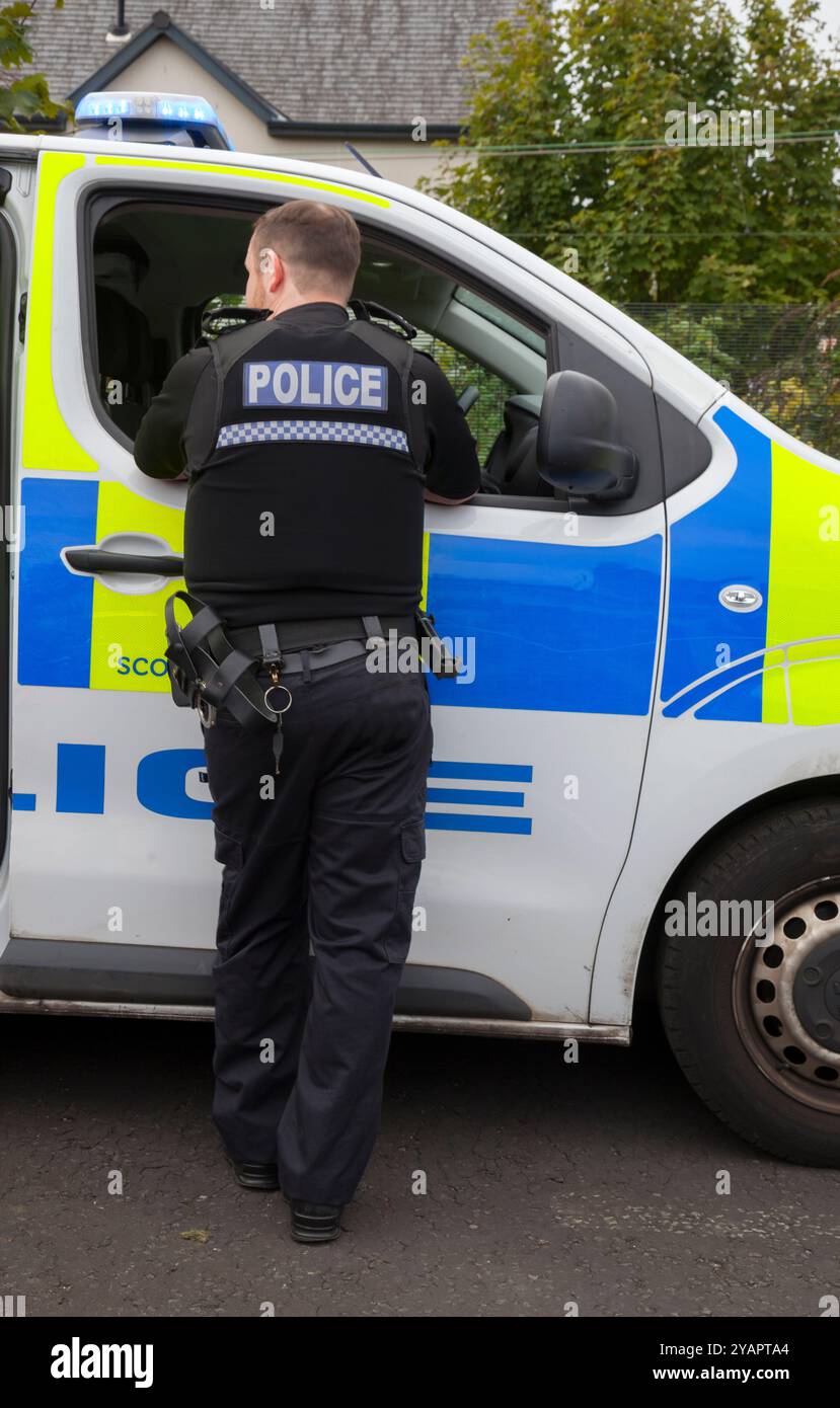 Police stab vest uk hi-res stock photography and images - Alamy