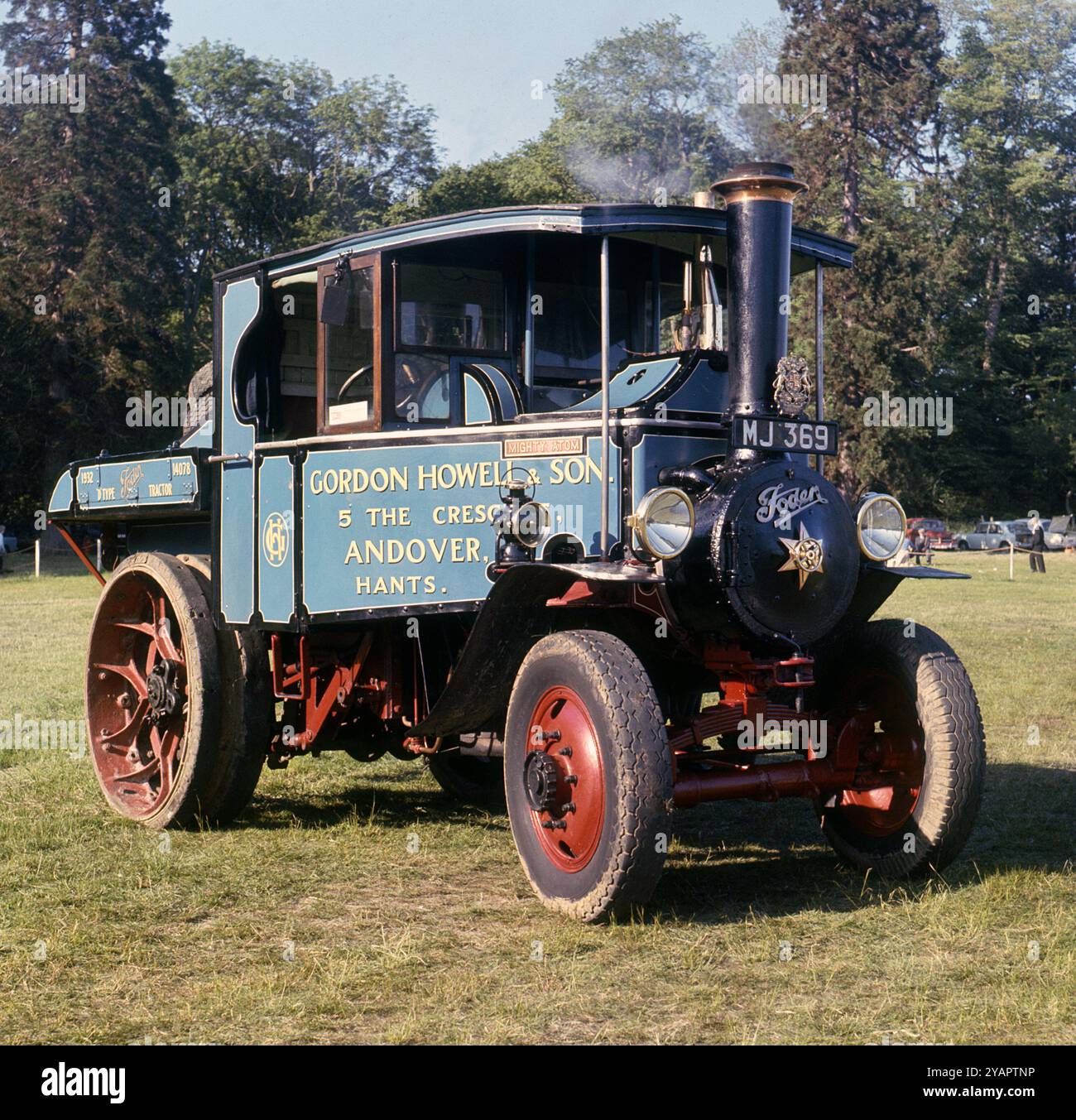Foden steam lorry hi-res stock photography and images - Alamy