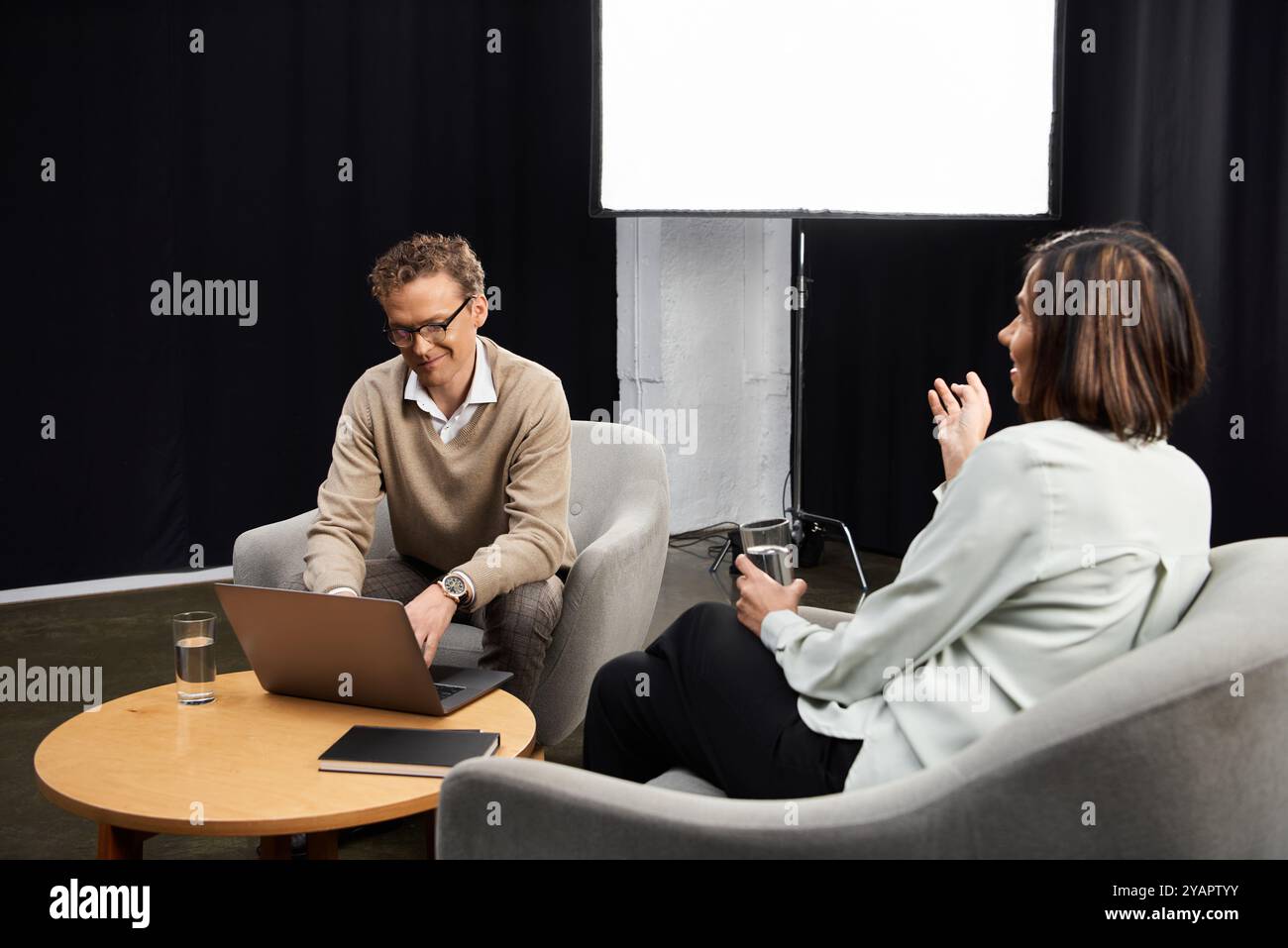 Modern female journalist in hi-res stock photography and images - Alamy