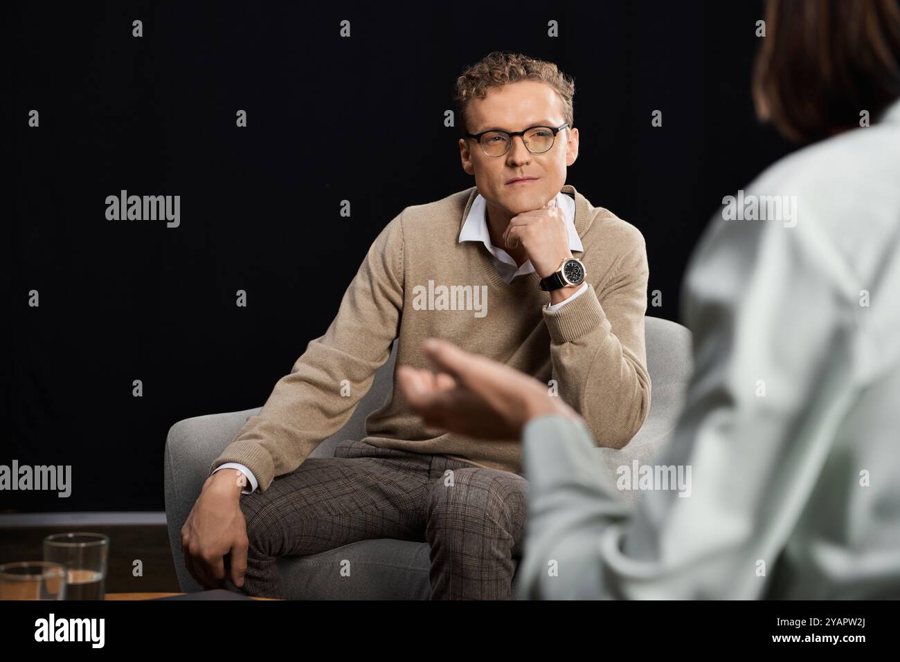 A journalist engages in a profound dialogue with a specialist ...