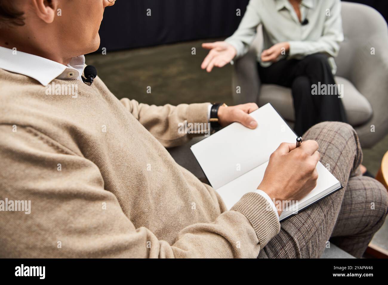 A journalist conducts an insightful interview with a specialist ...