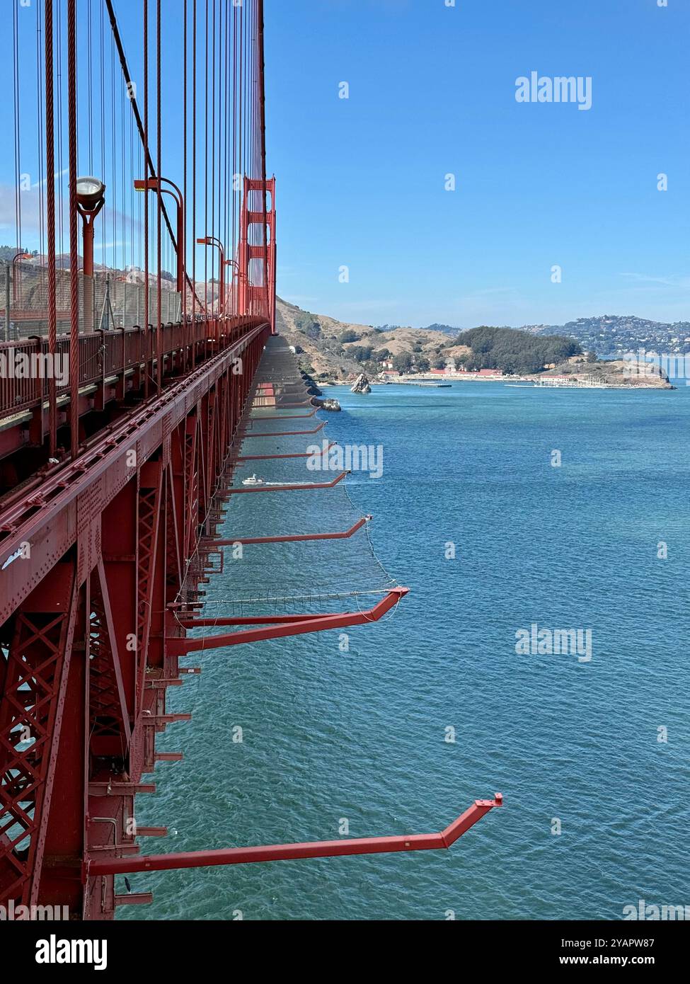 The safety nets underneath the Golden Gate Bridge Stock Photo - Alamy
