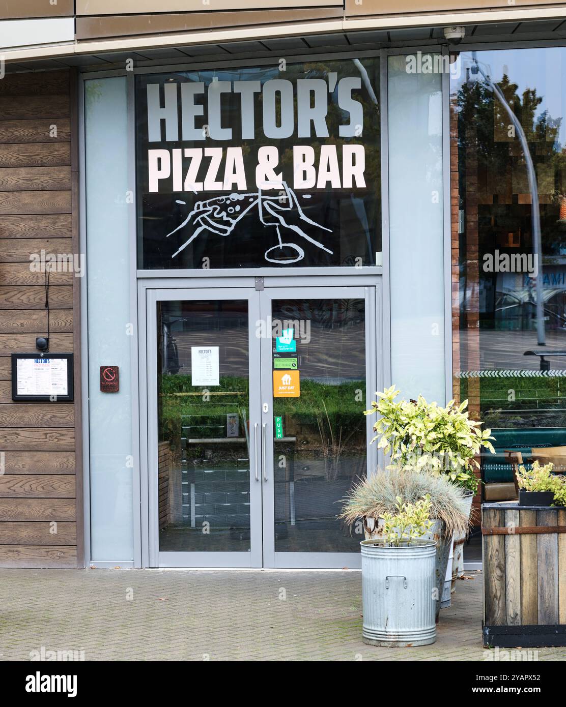 Hectors bar hi-res stock photography and images - Alamy