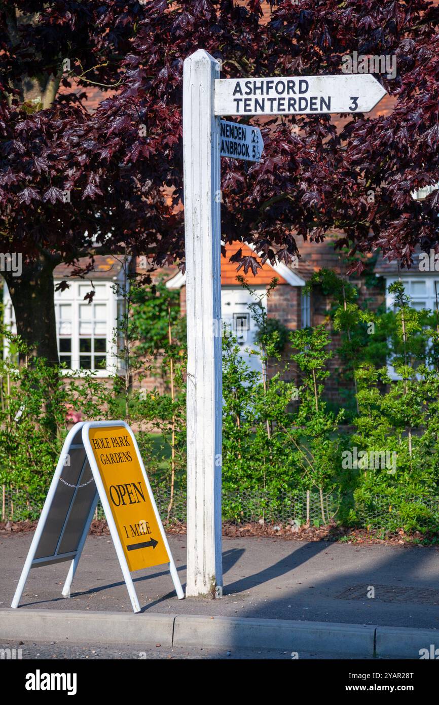 English wooden road signs hi-res stock photography and images - Alamy