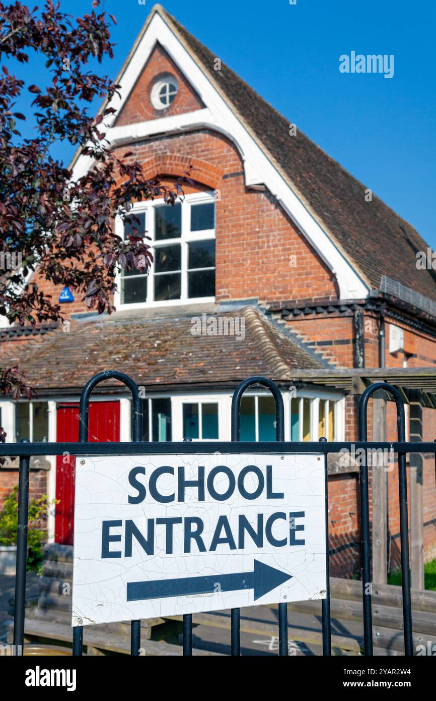 England, Kent, Rolvenden, The Village Primary School (Entrance Sign ...