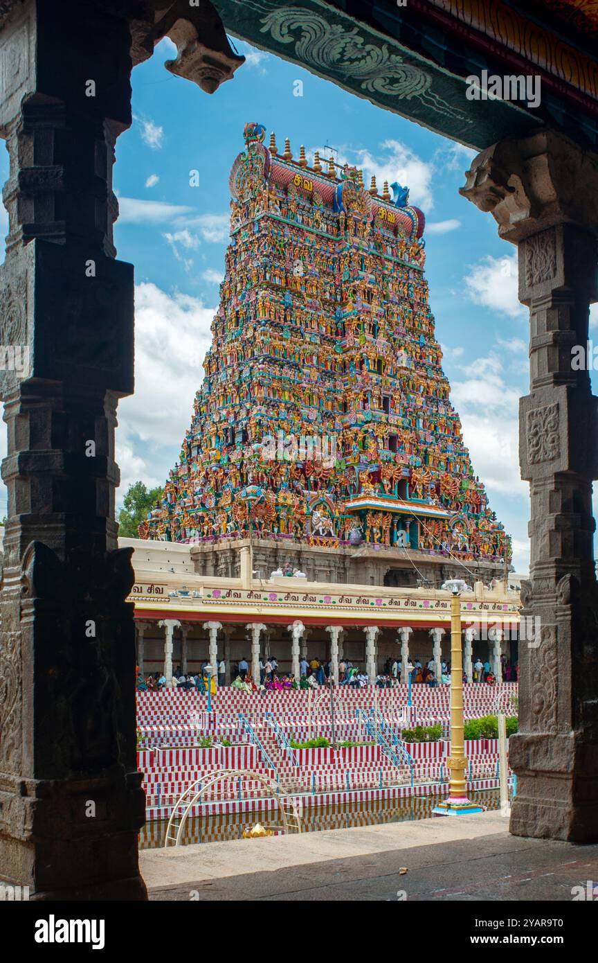 Gopurams of madurai meenakshi temple hi-res stock photography and ...