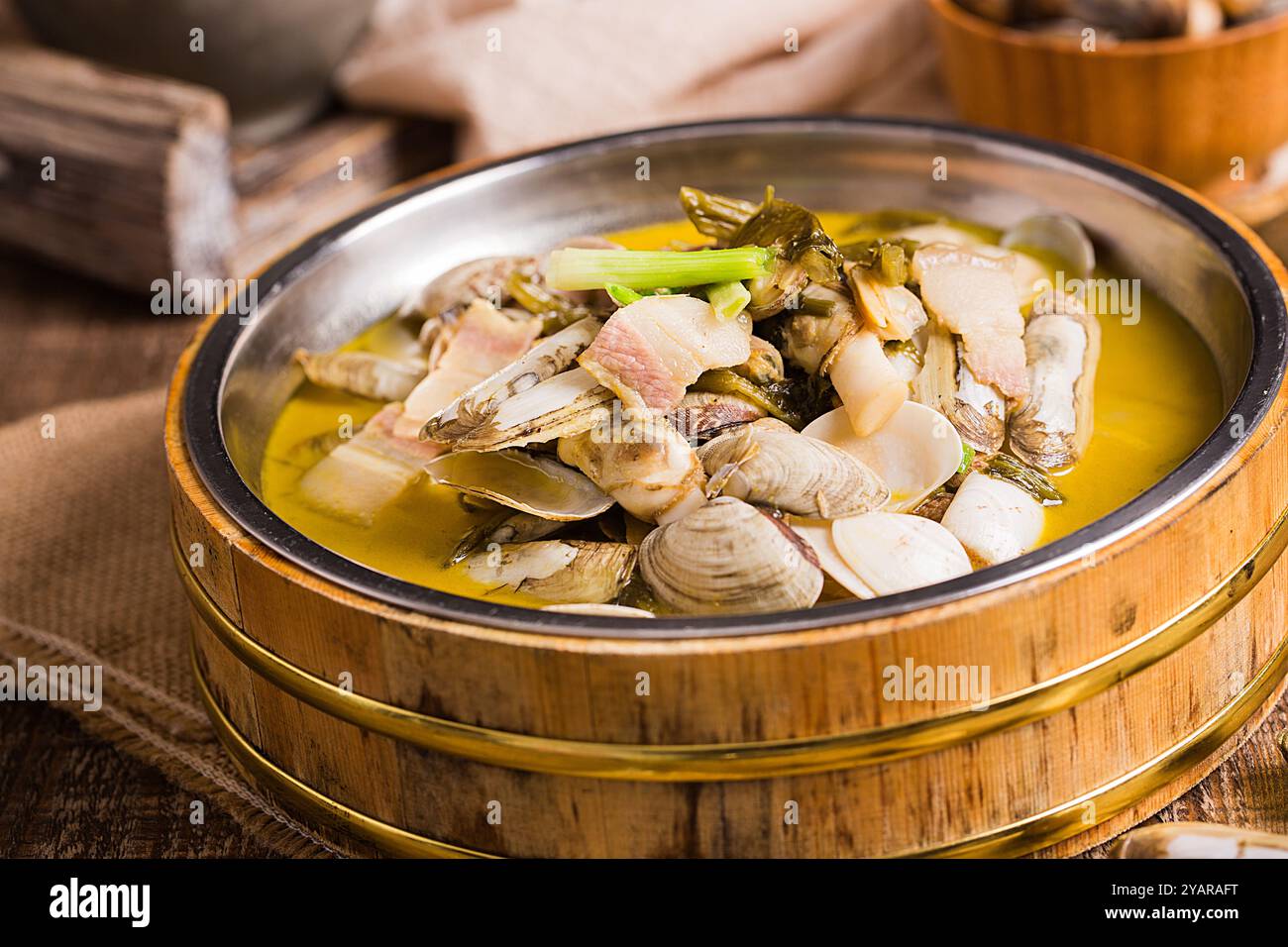 steam clams (Surf , Short necked , Carpet , Venus shell, Baby clam ...