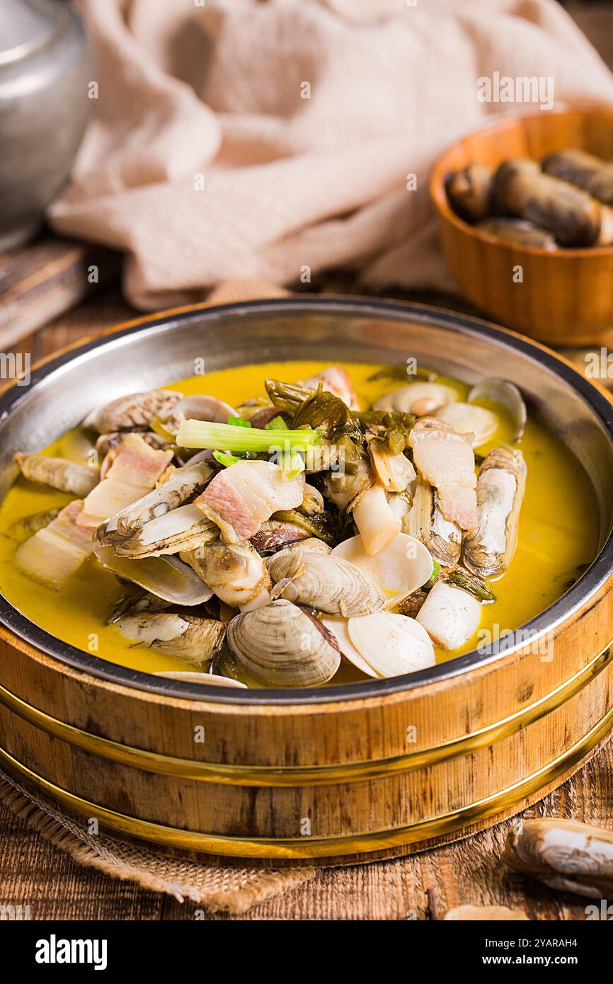 steam clams (Surf , Short necked , Carpet , Venus shell, Baby clam ...