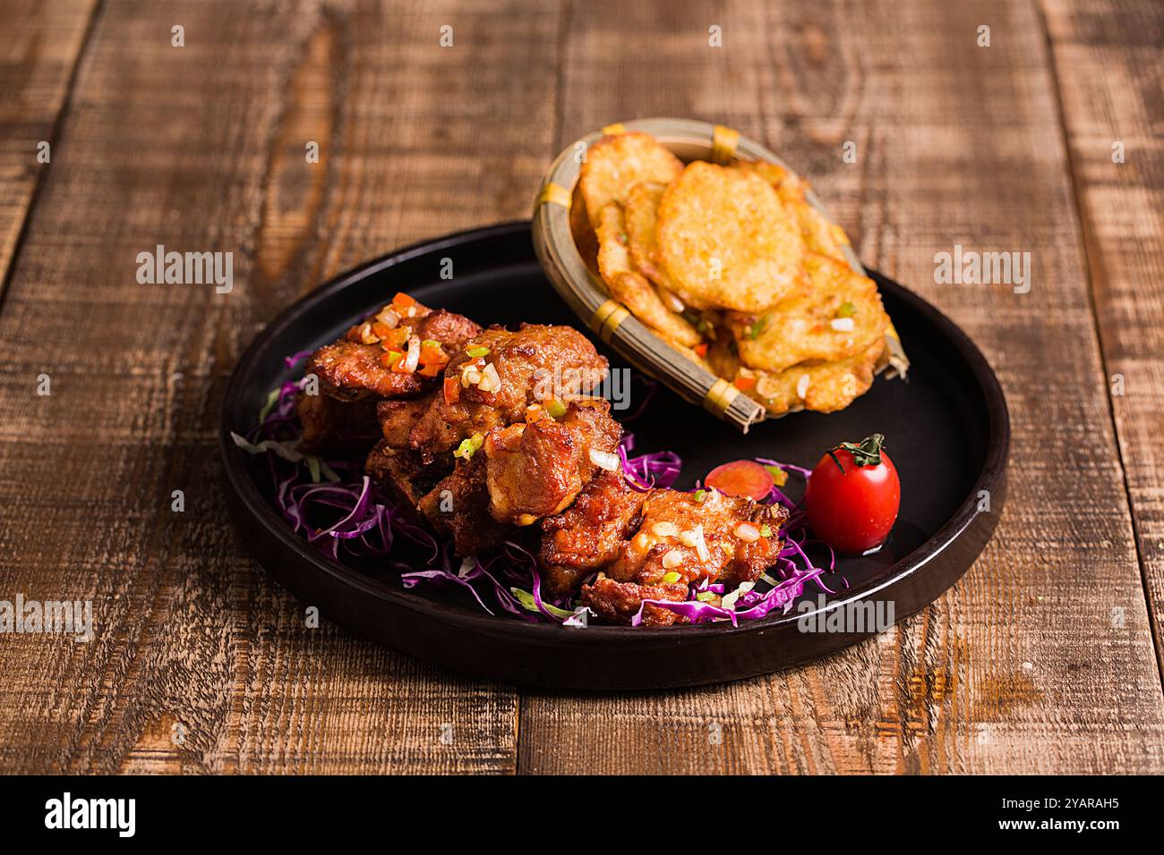 Chinese cuisine,Deep-fried pork Spare ribs with garlic Stock Photo - Alamy