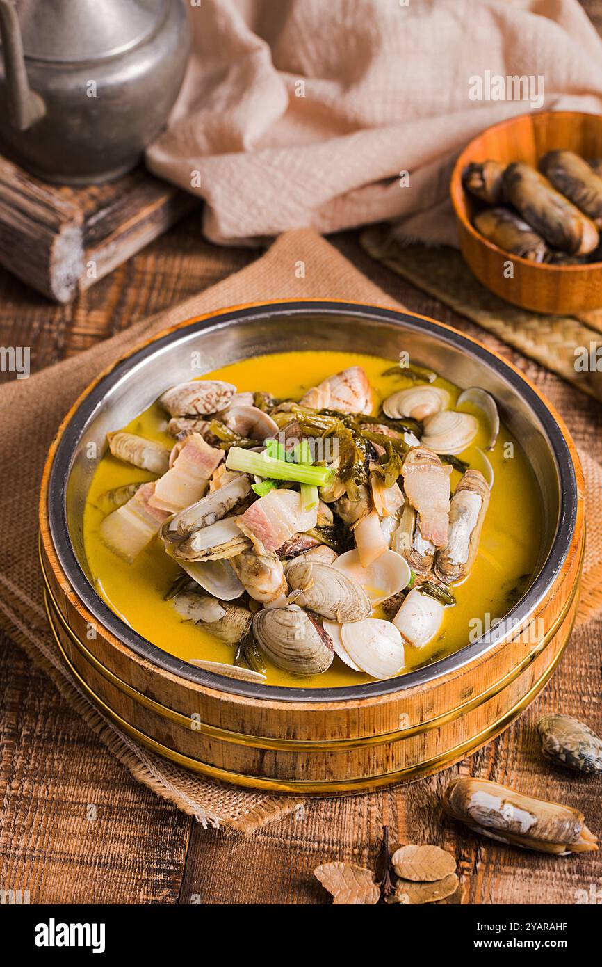 steam clams (Surf , Short necked , Carpet , Venus shell, Baby clam ...