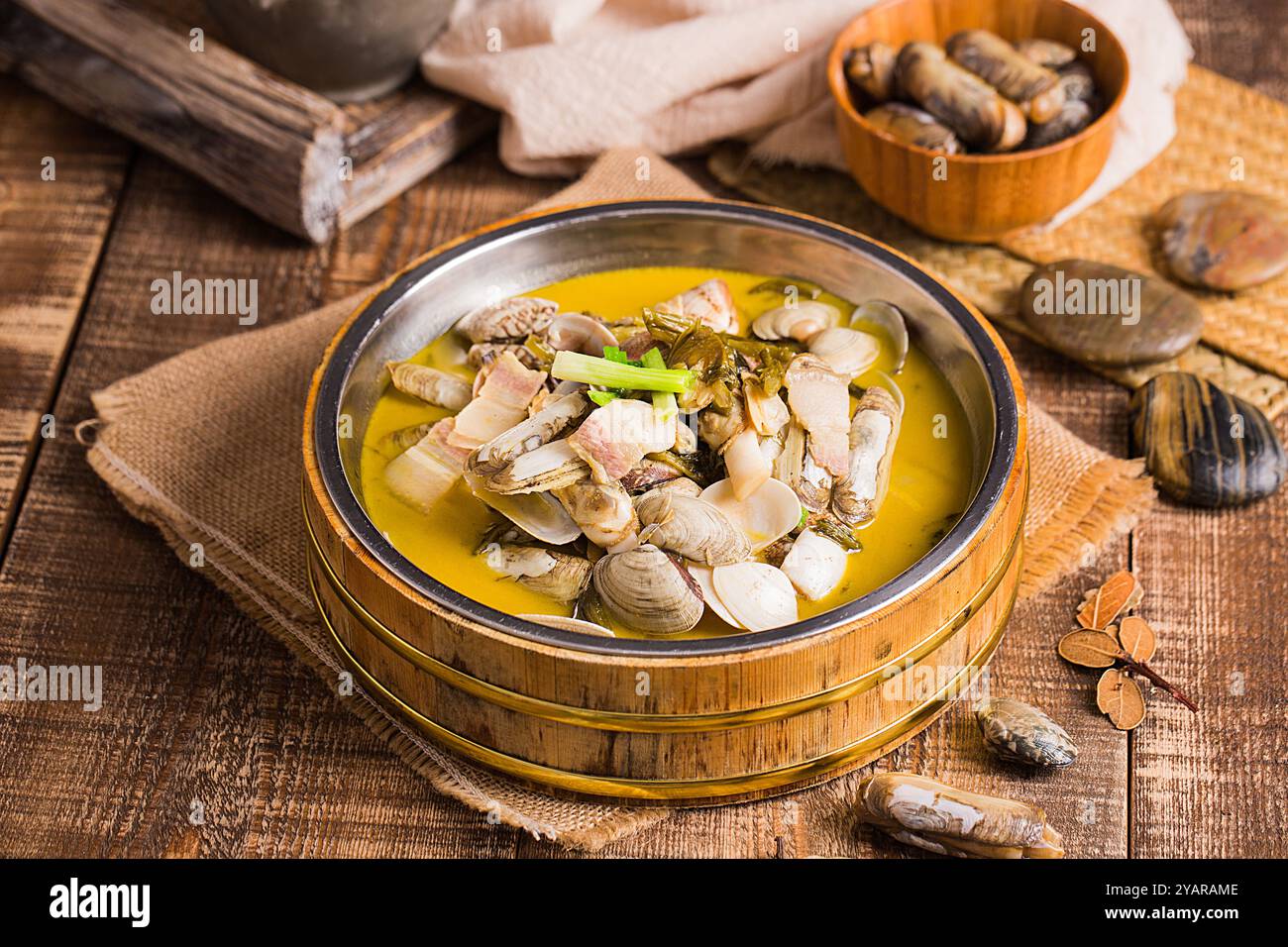 steam clams (Surf , Short necked , Carpet , Venus shell, Baby clam ...