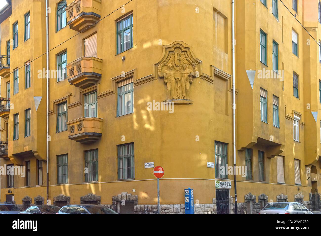 Old yellow building on the corner of Székely Bertalan and Kmetty György ...