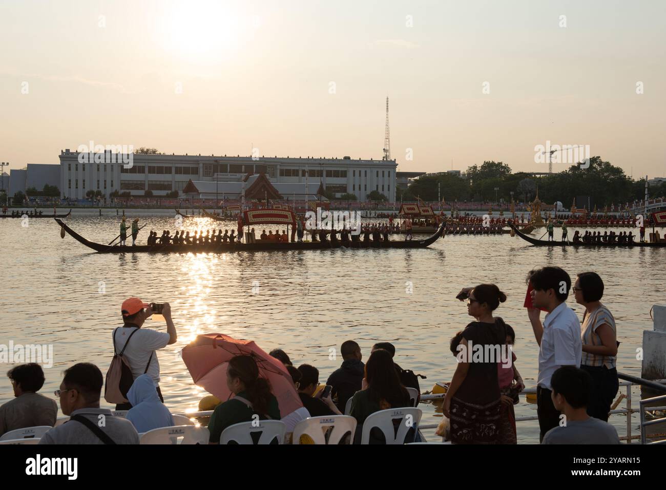 His majesty king maha vajiralongkorn phra vajiraklaochaoyuhua hi-res ...