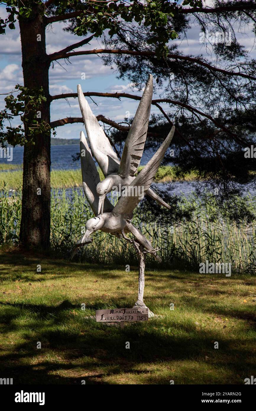 Liikevoitto, a sculpture by Aimo Tukiainen (1954) in Taidekeskus Purnu ...