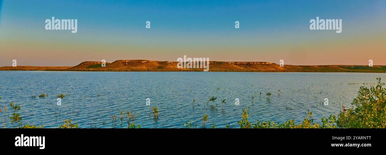 Bluffs at Horse Thief Reservoir, Kansas Stock Photo - Alamy