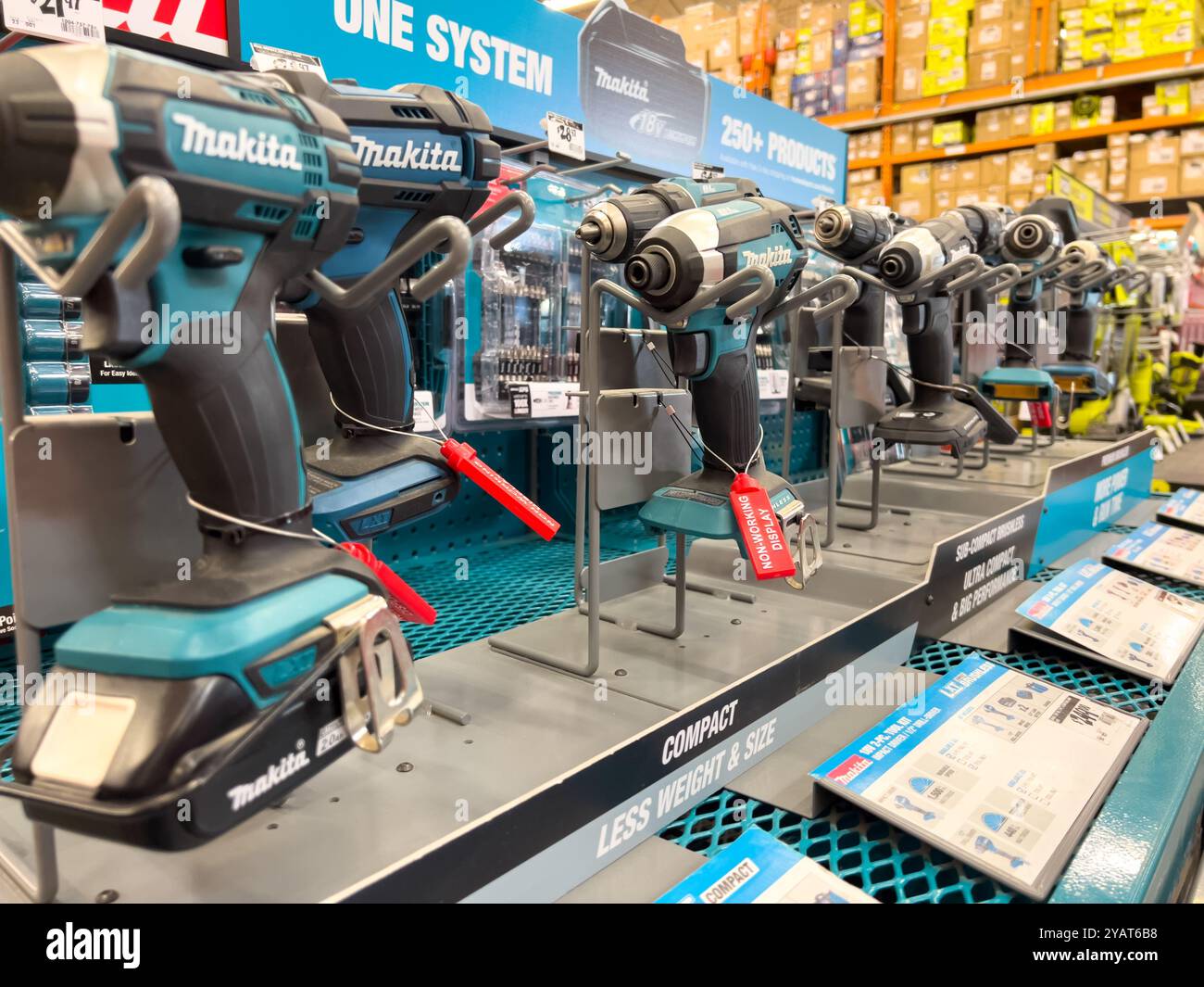 Tool aisle display hi-res stock photography and images - Alamy