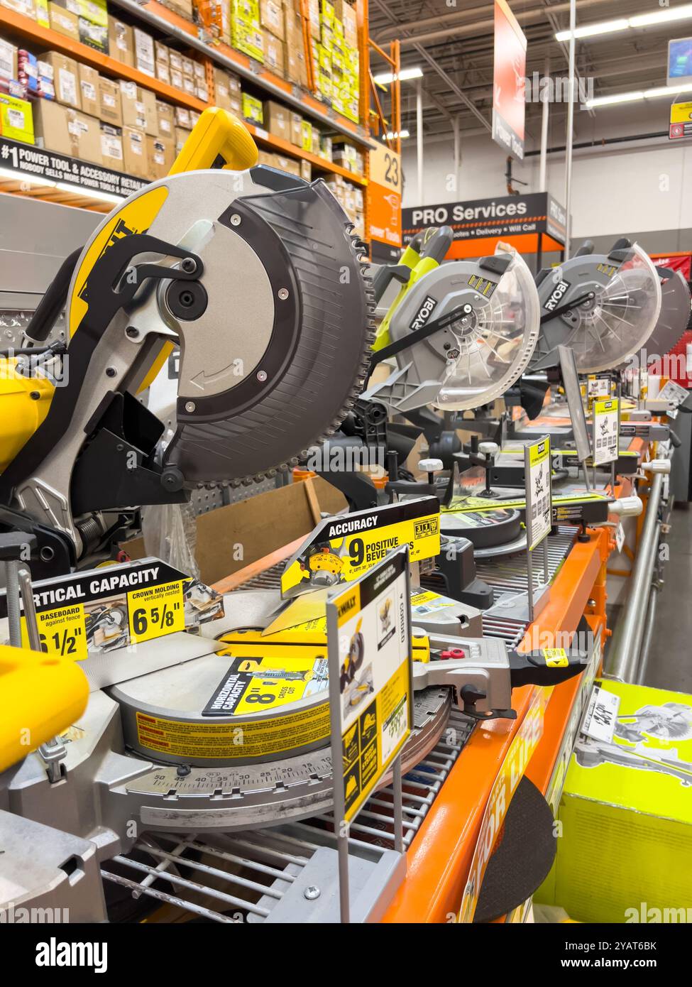 Tool aisle display hi-res stock photography and images - Alamy