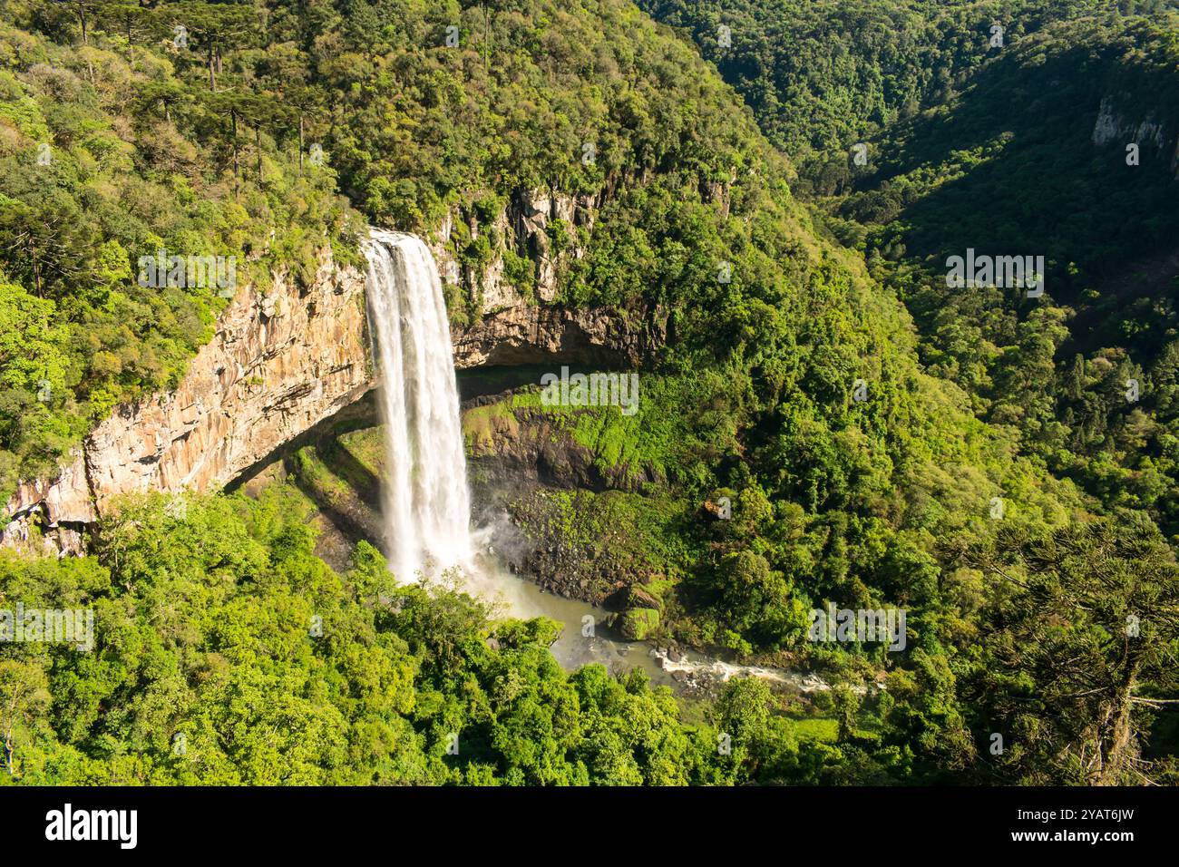 Cascata do Caracol - Scenic waterfall at Caracol Park in Canela, South ...