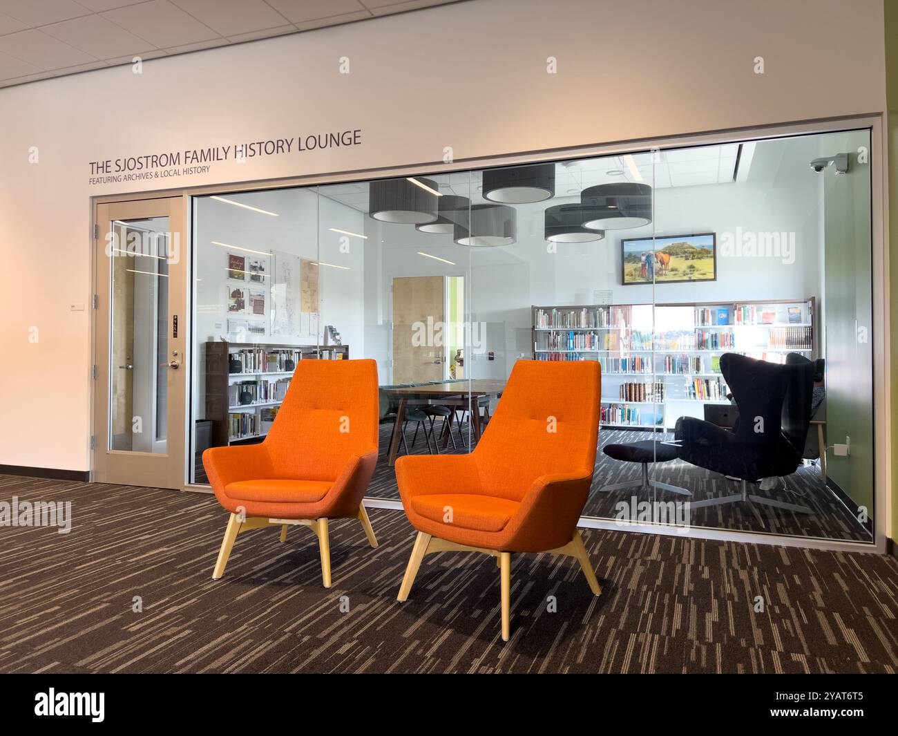 Modern public glass enclosed hi-res stock photography and images - Alamy