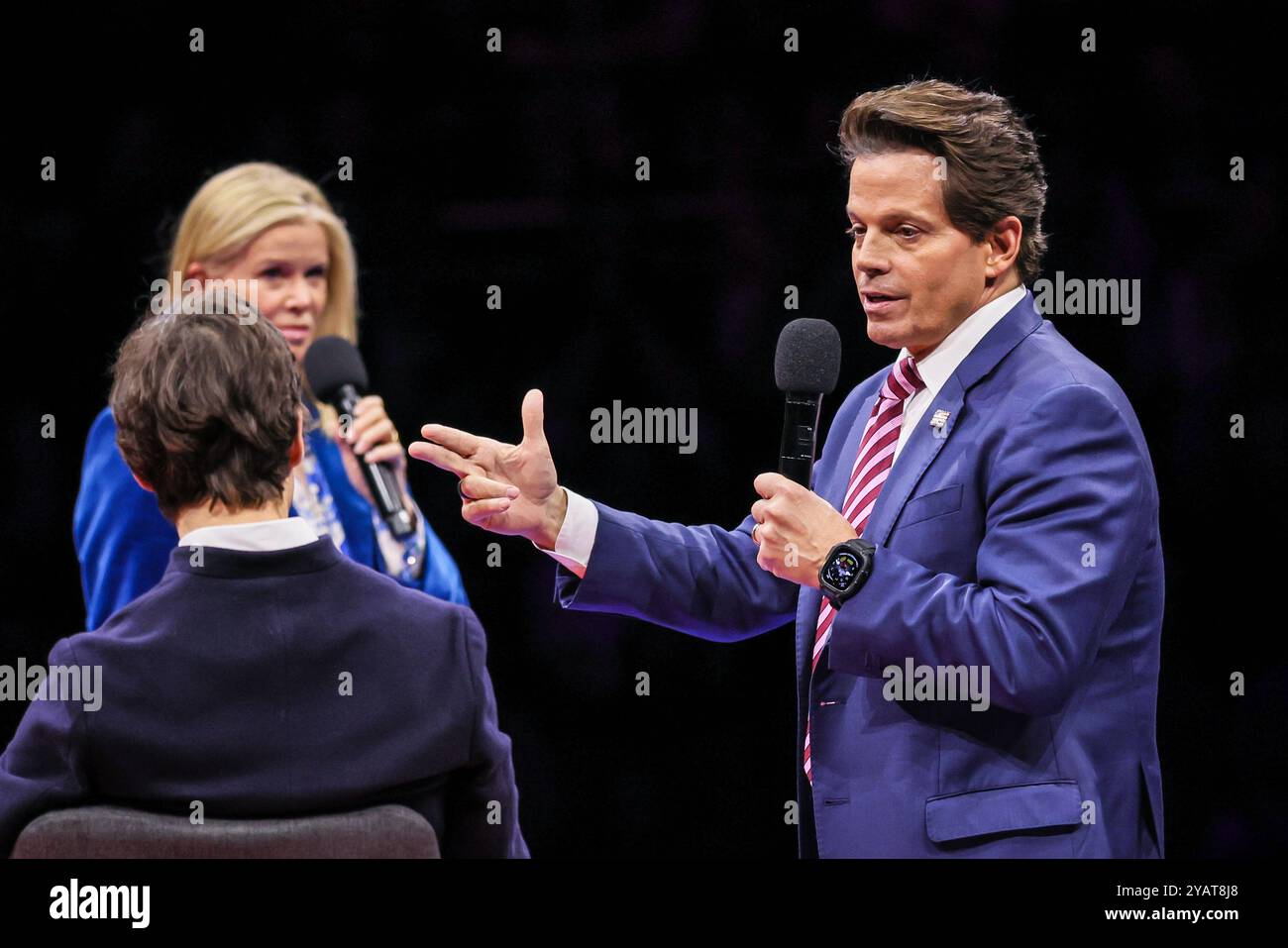 Former white house communications director hi-res stock photography and ...