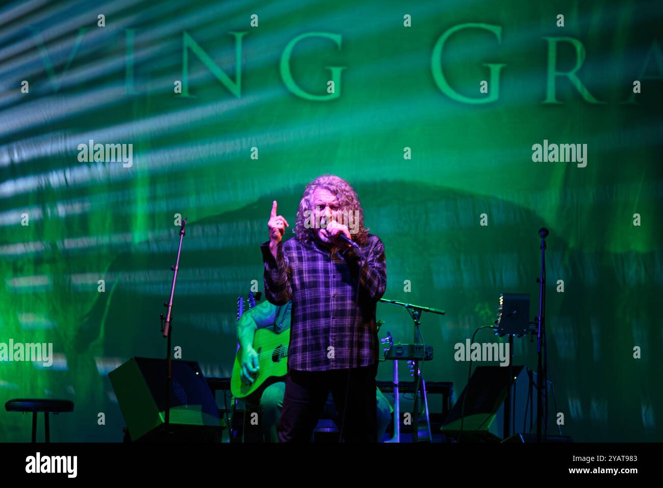Robert Plant performs live featuring Suzi Dian the saving grace tour in ...