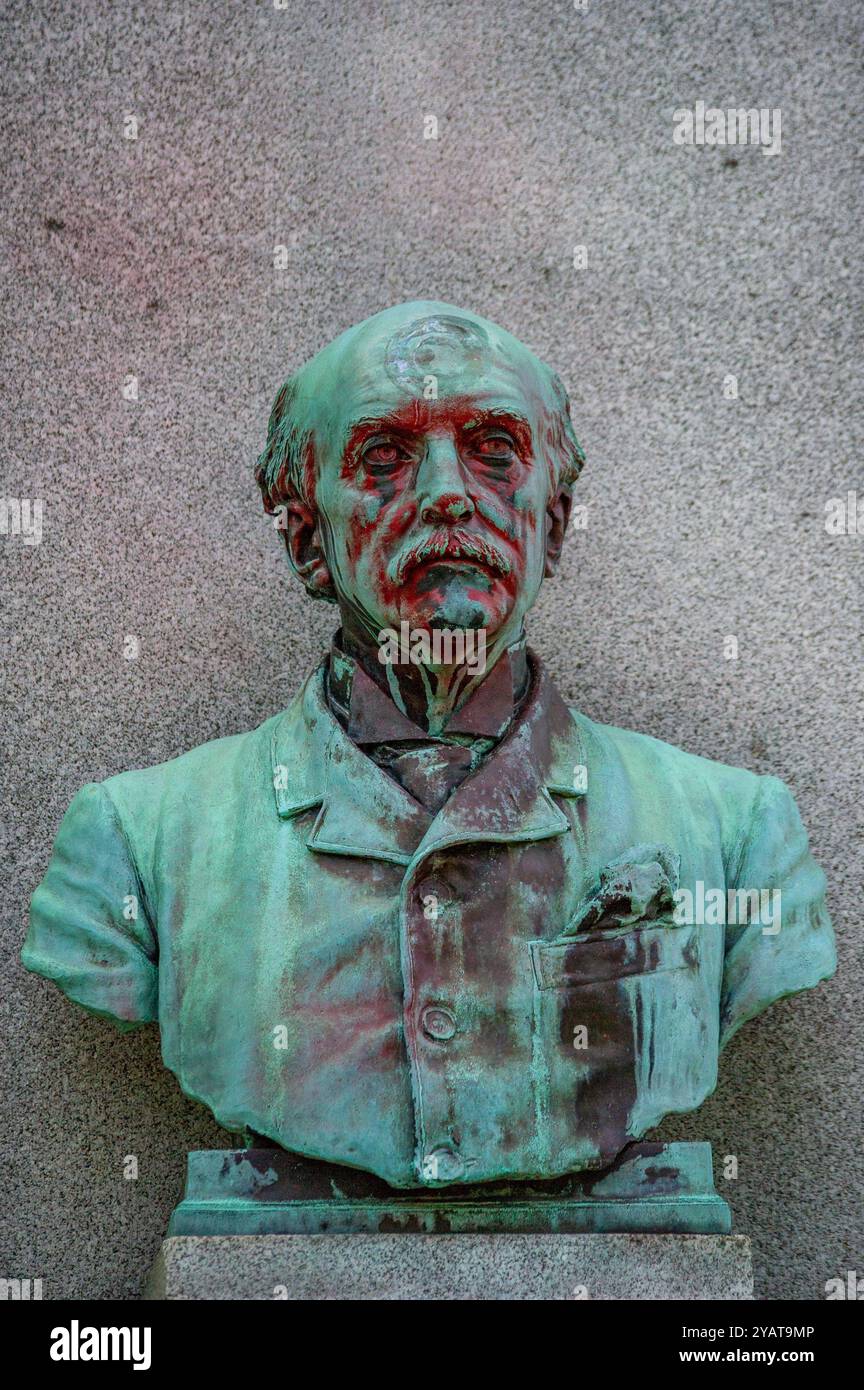 Monument of NICHOLAS FLOOD DAVIN Stock Photo - Alamy
