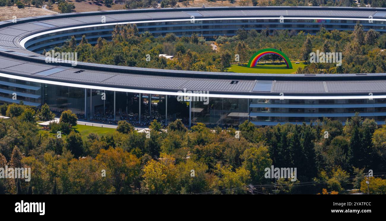 Aerial View of Apple Park Campus with Circular Building in Cupertino Stock Photo - Alamy