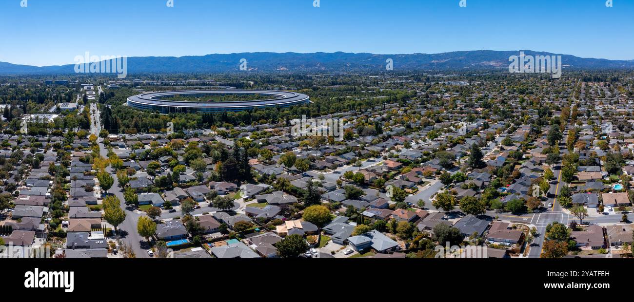 Aerial View of Apple Park Headquarters in Cupertino, California Stock ...
