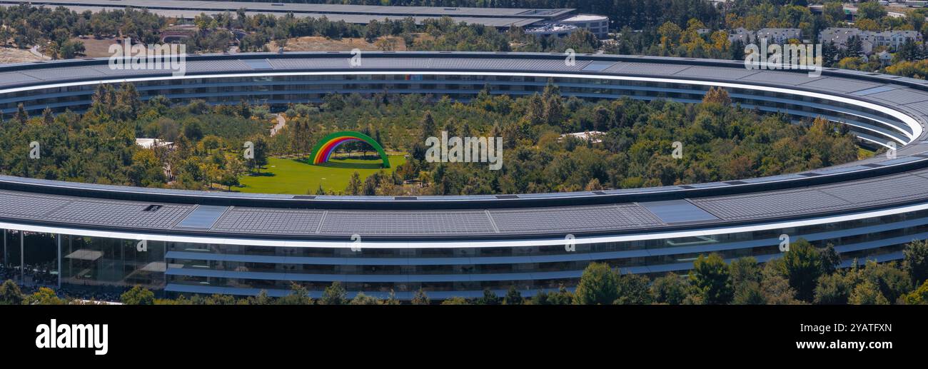Aerial View of Apple Park Headquarters in Cupertino, California Stock ...