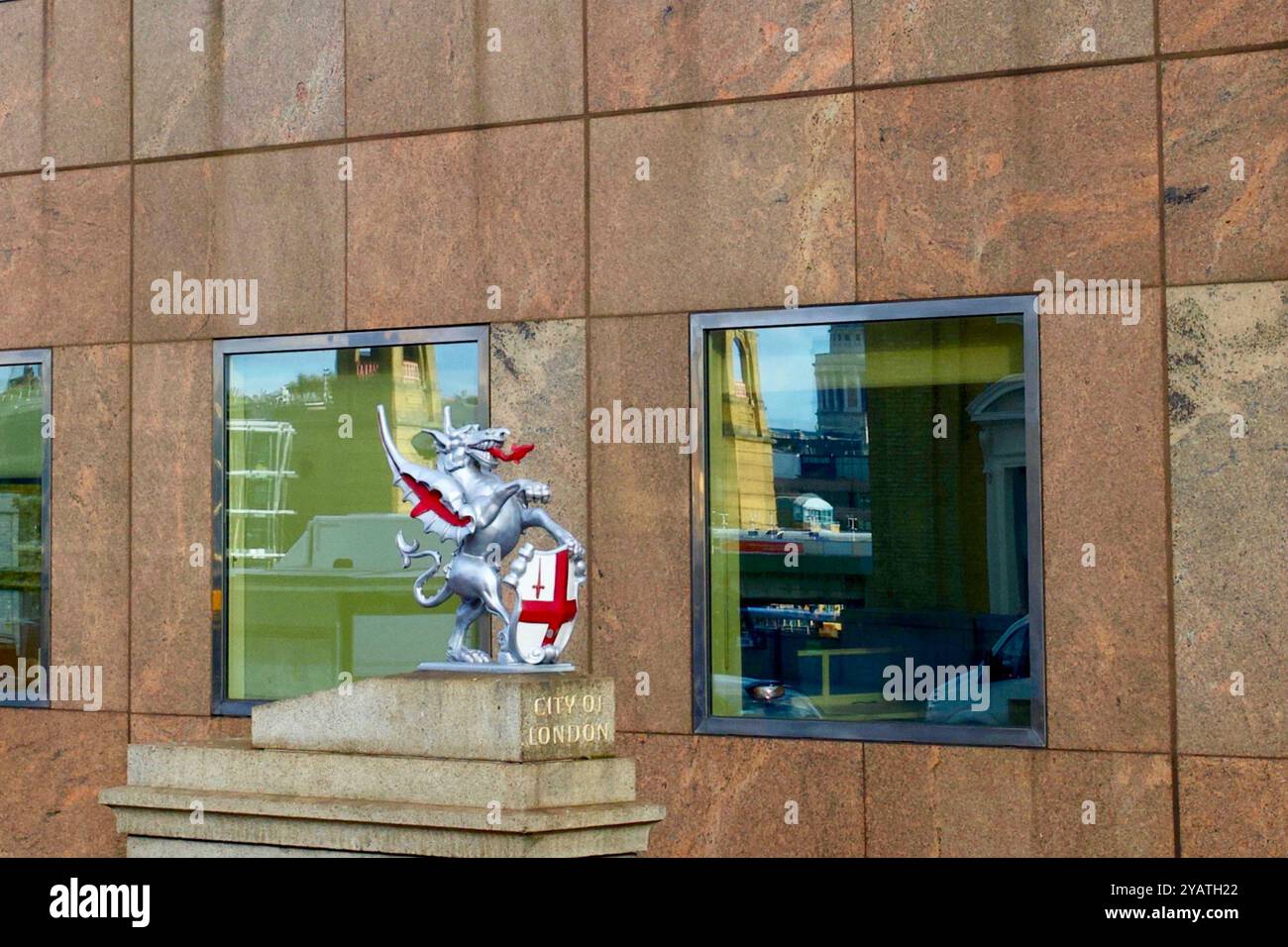 Dragon marks the boundary between City of London & Southwark, London ...