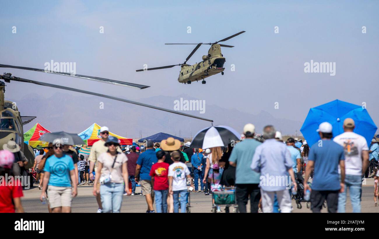An Army CH-47F Chinook assigned to the 1st Armored Division Combat ...
