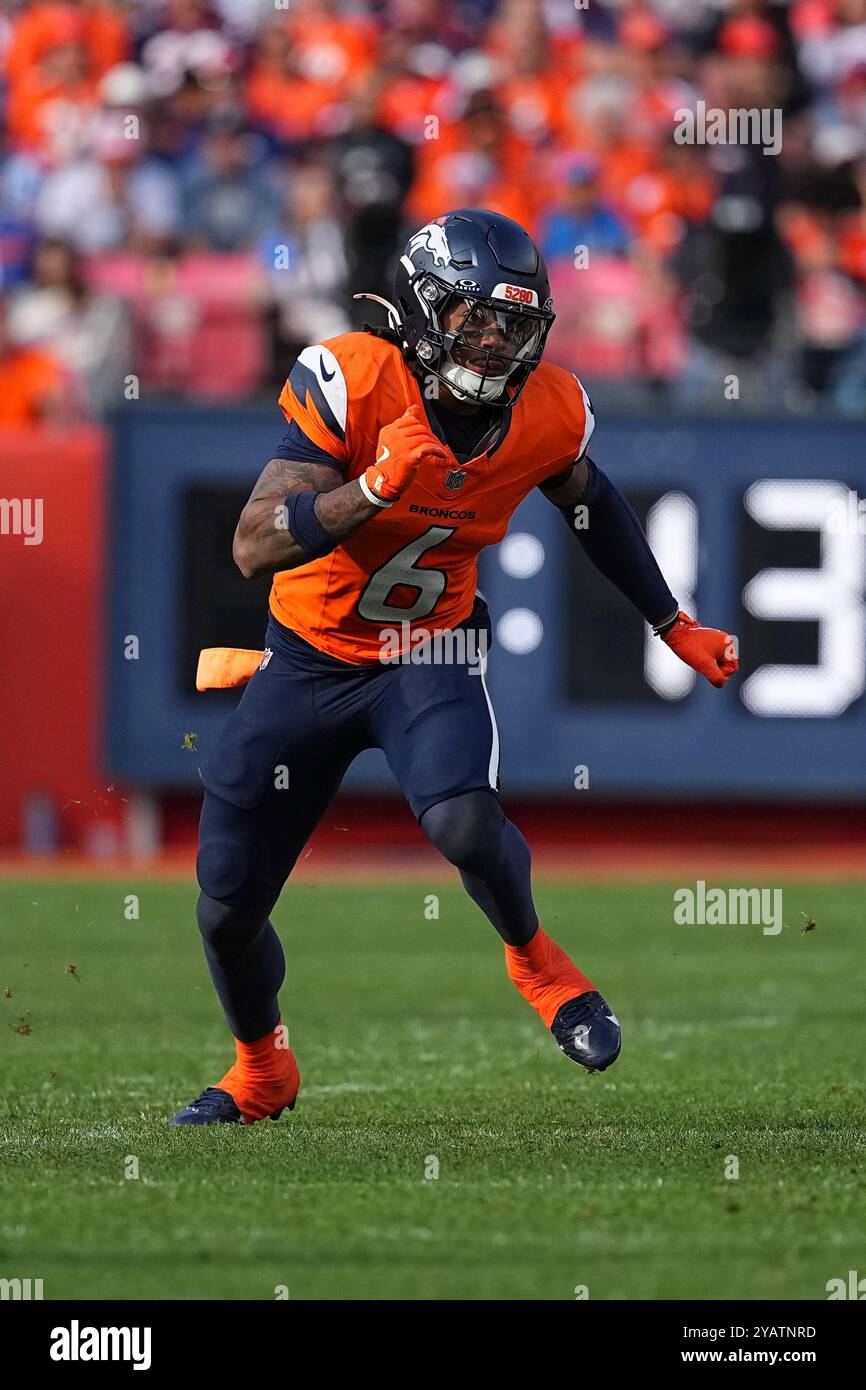 Denver Broncos safety P.J. Locke (6) rushes the quarterback against the ...