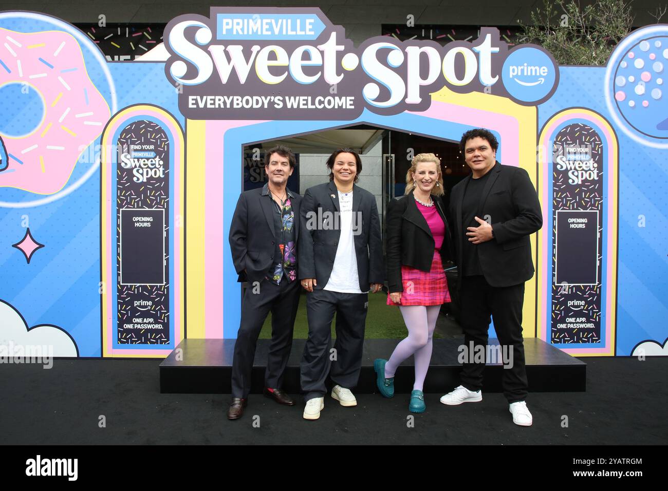 The office australia felicity ward hi-res stock photography and images ...