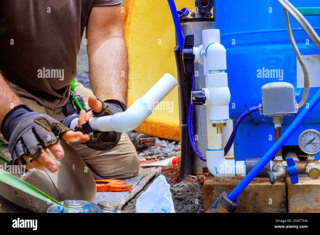 Well pressure tank hi-res stock photography and images - Alamy