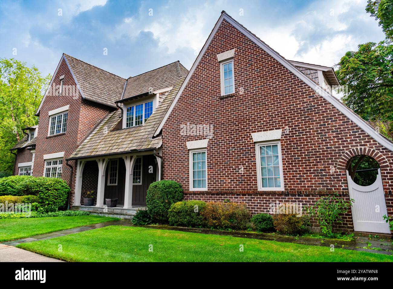 Suburban house architecture. Suburb exterior with private housing ...