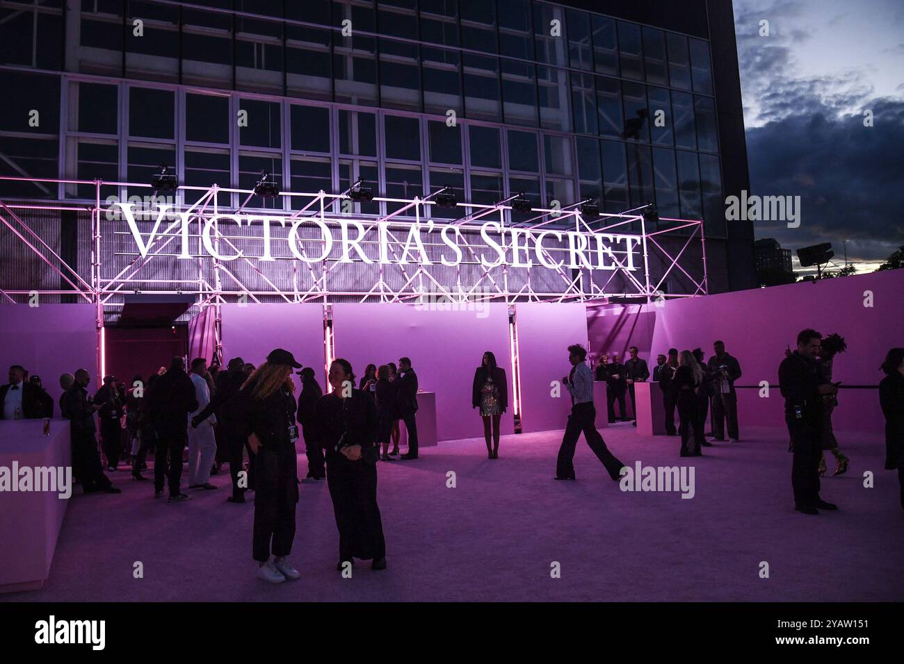 Victorias secret fashion show 2024 hi-res stock photography and images ...