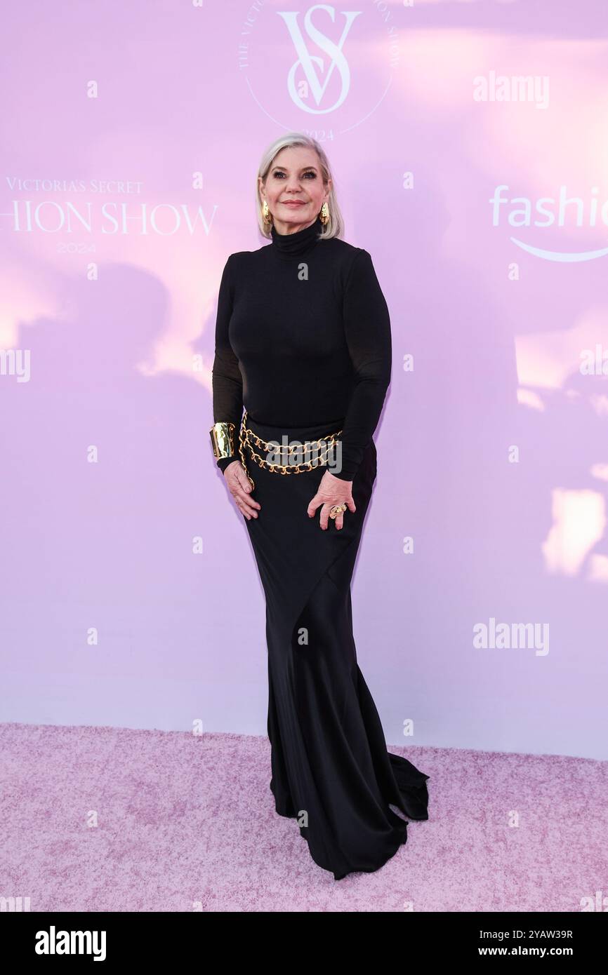New York, USA. 15th Oct, 2024. Janie Schaffer walking on the pink ...