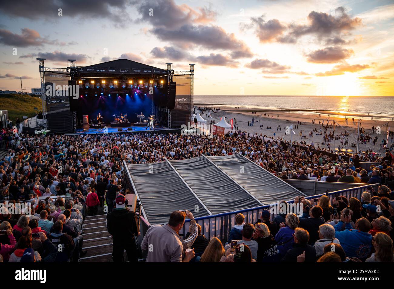 Mickie Krause mit Live-Band bei der Konzert-Reihe Summertime Norderney ...