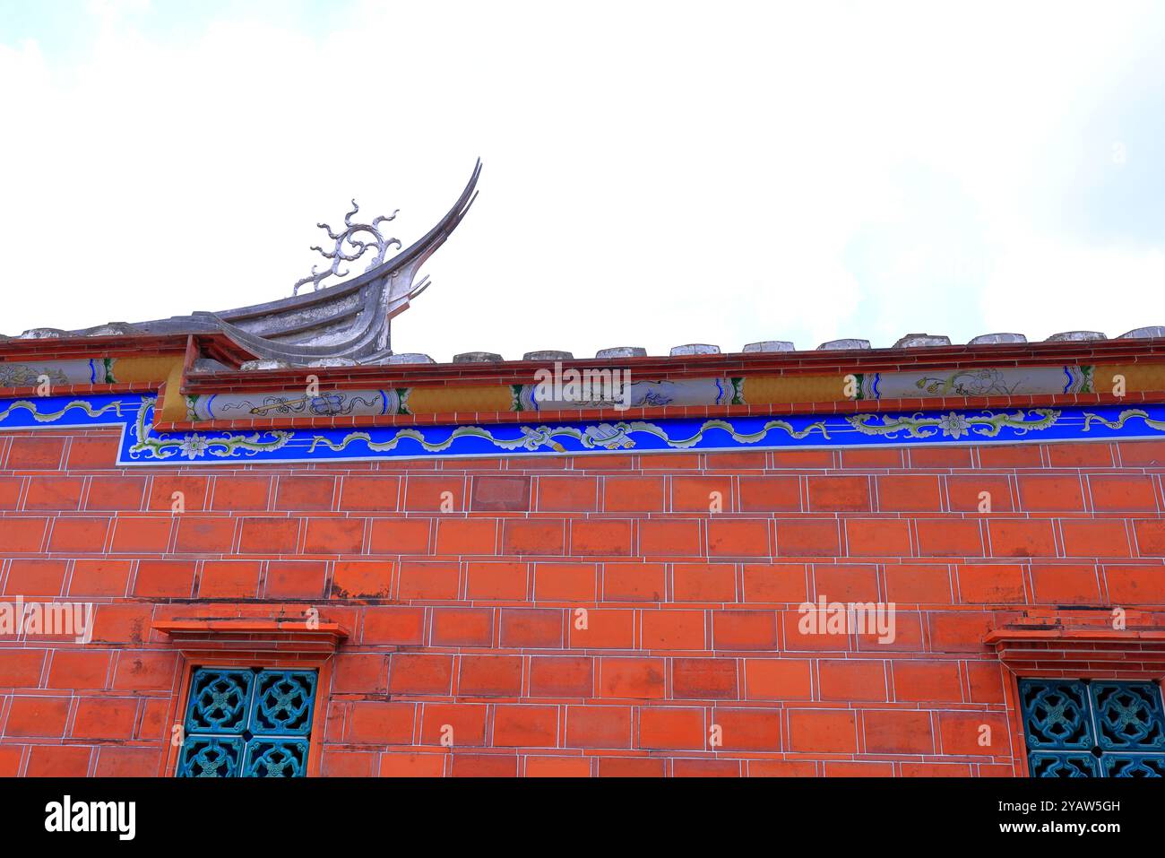 Wufeng Lin family garden with elegant mansion and classic Chinese ...