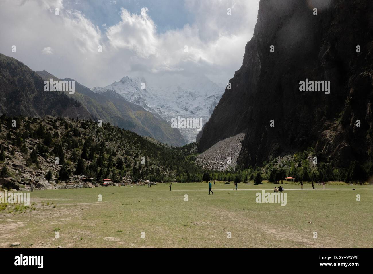 World's highest cricket ground under Rakaposhi, Pissan, Minapin, Nagar ...