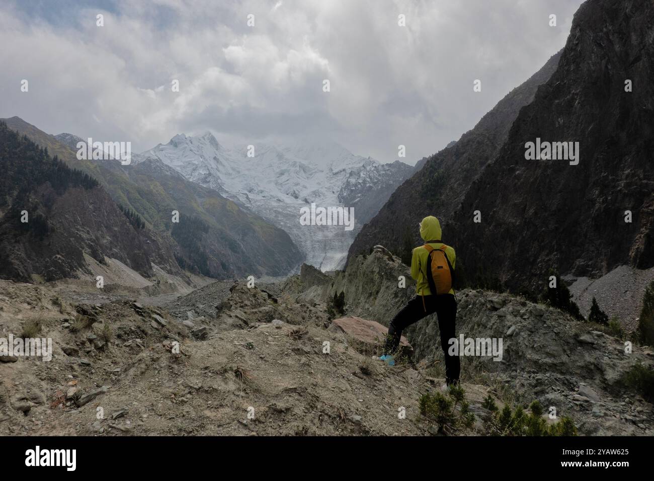 Rakaposhi karakoram mountains view hi-res stock photography and images ...