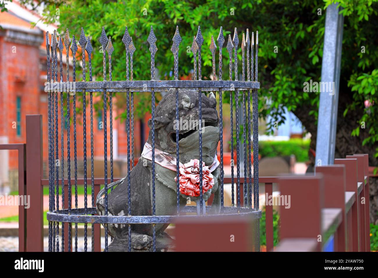 Wufeng Lin family garden with elegant mansion and classic Chinese ...