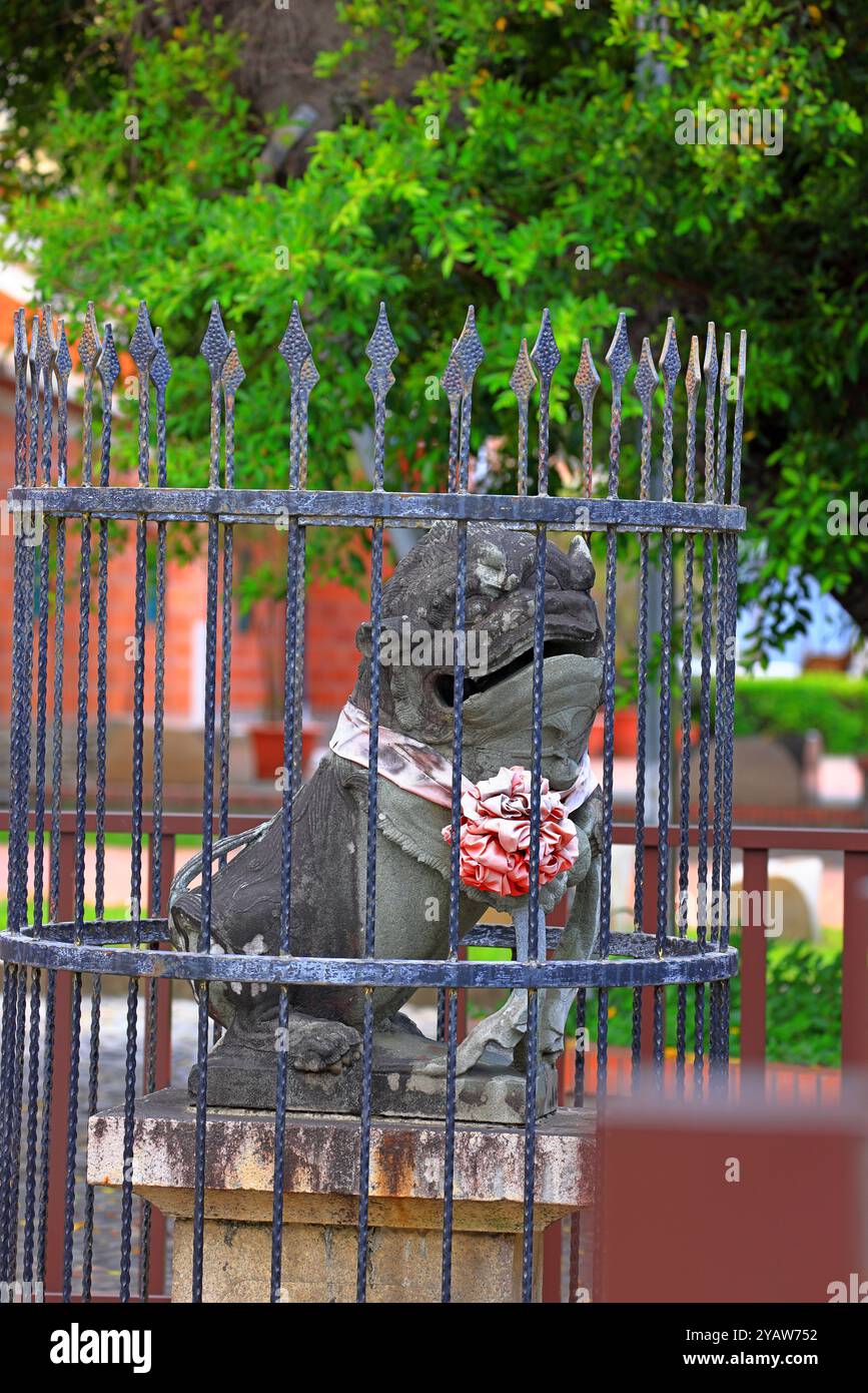 Wufeng Lin family garden with elegant mansion and classic Chinese ...