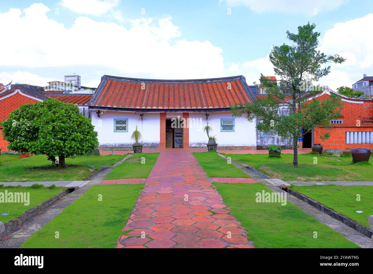 Wufeng Lin family garden with elegant mansion and classic Chinese ...