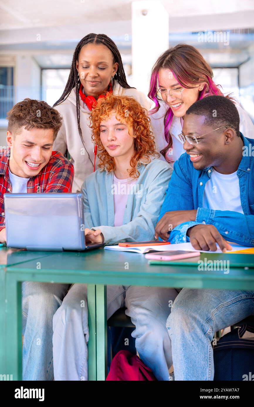 Group students laptops sit hi-res stock photography and images - Alamy