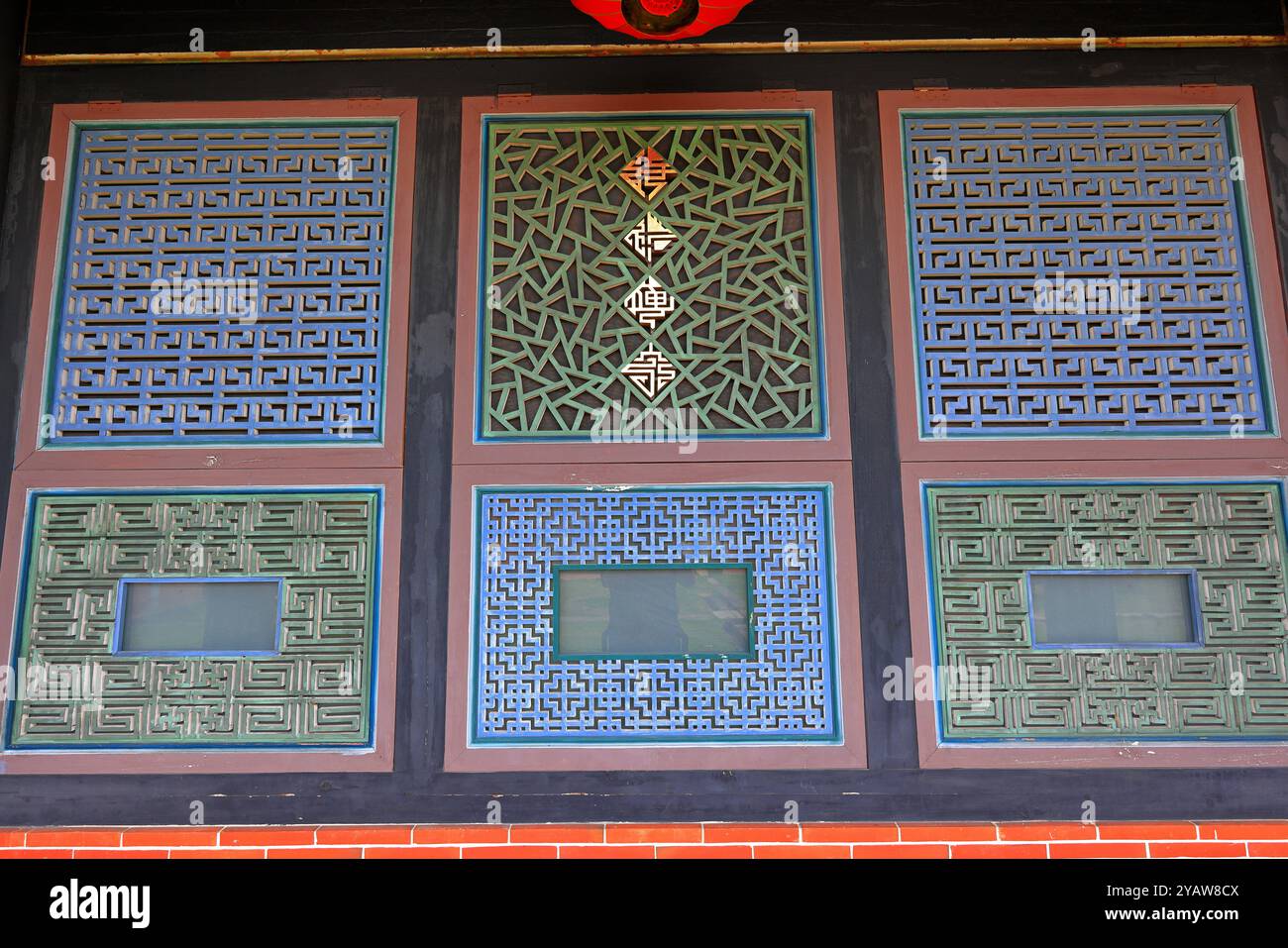 Wufeng Lin family garden with elegant mansion and classic Chinese ...