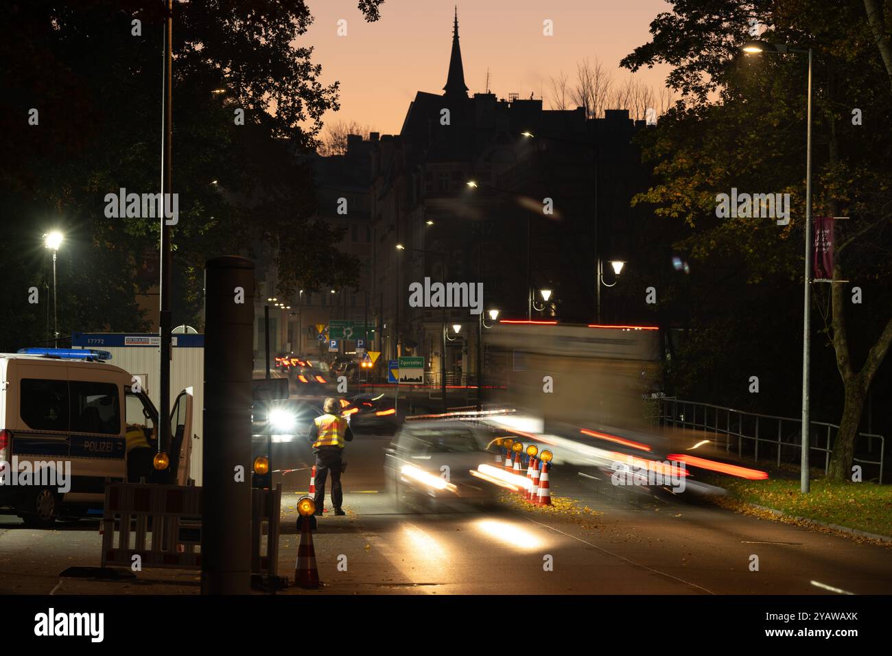 16 October 2024, Saxony, Görlitz: A stationary border control on the ...