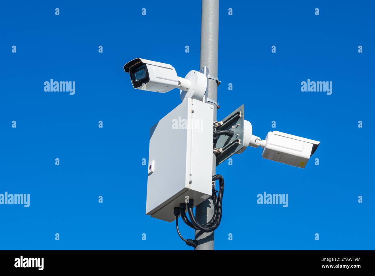 Pole mounted cctv cameras hi-res stock photography and images - Alamy