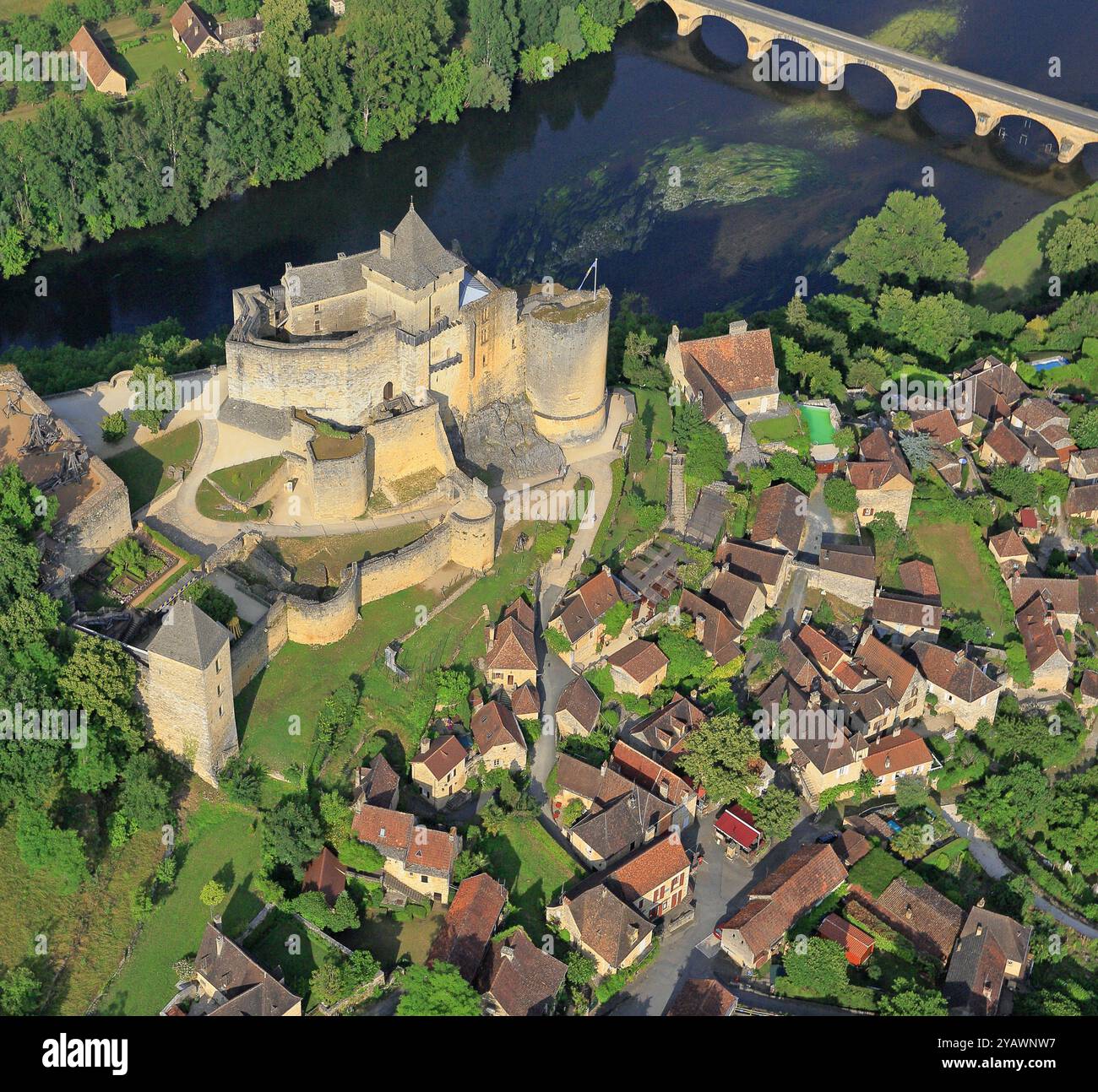 France, Dordogne department, Castelnaud-la-Chapelle, dominated by its ...